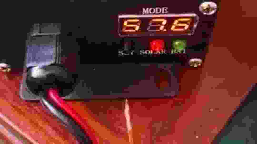 太阳能板MPPT升压控制器调解充电动车电瓶48/60/72V