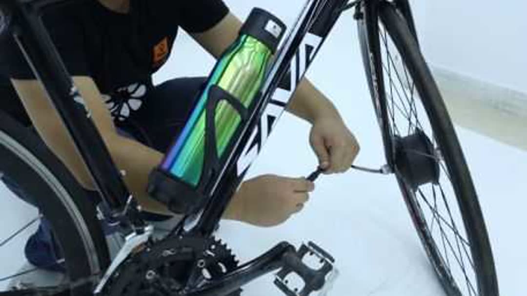 只需更换前轮 自行车秒变电动车 水壶颜色随心搭配 看了谁不爱呢