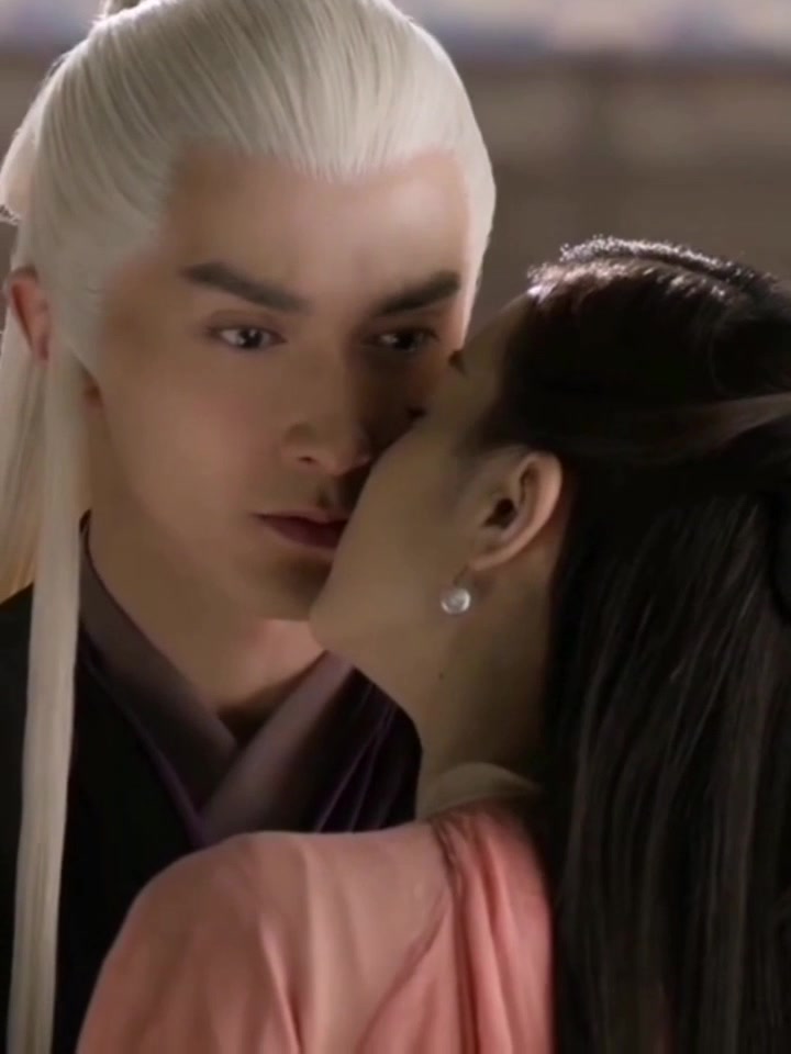 三生三世十里桃花凤九PK枕上书凤九