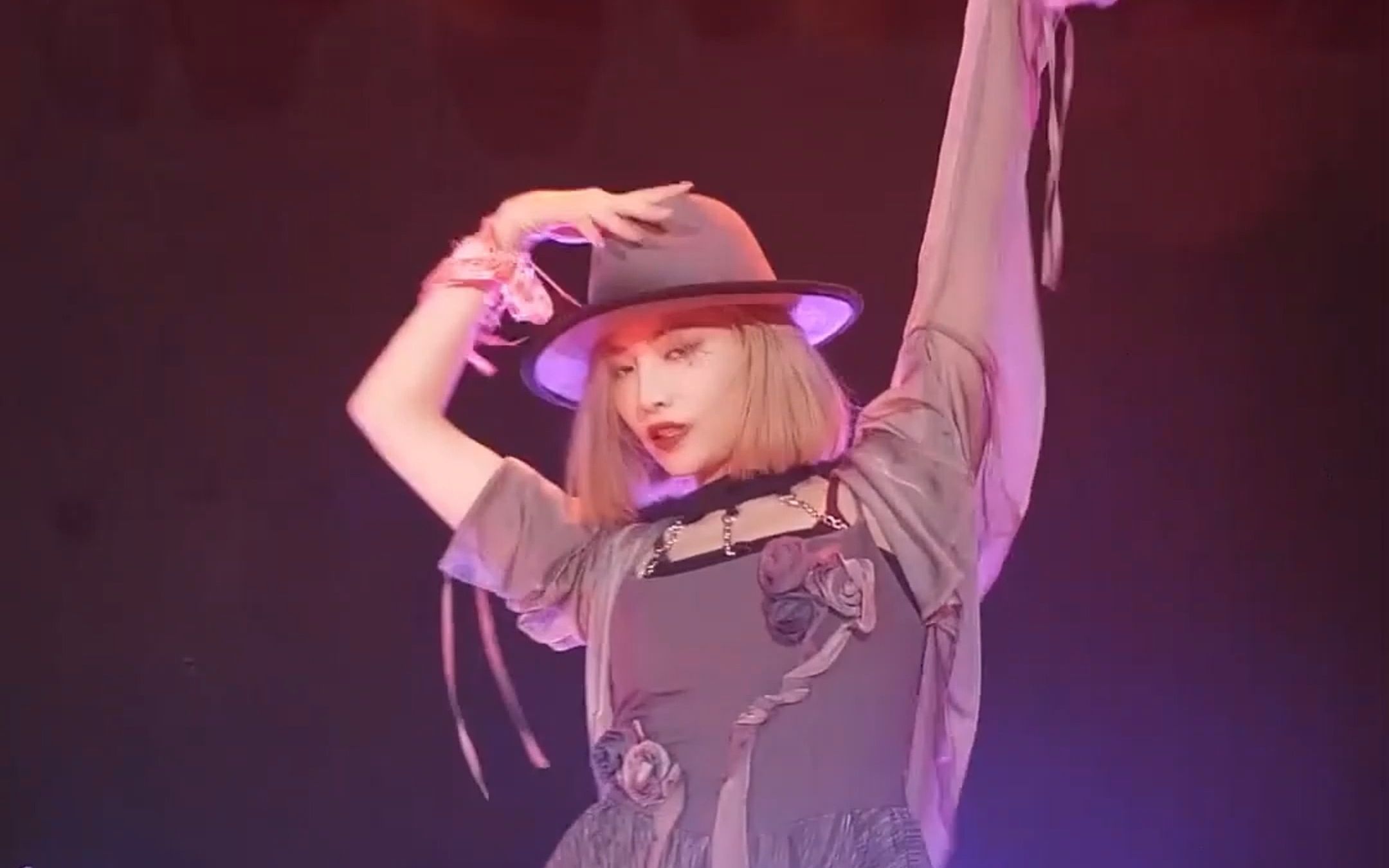 【河名场面】许佳琪舞蹈上微博文娱榜热搜~