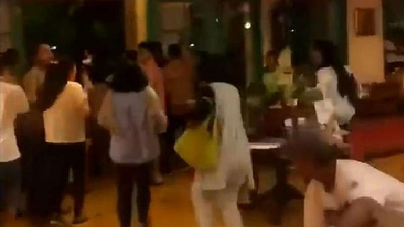 印尼8天内第2次强震至少84人遇难!被困中国游客正在撤离