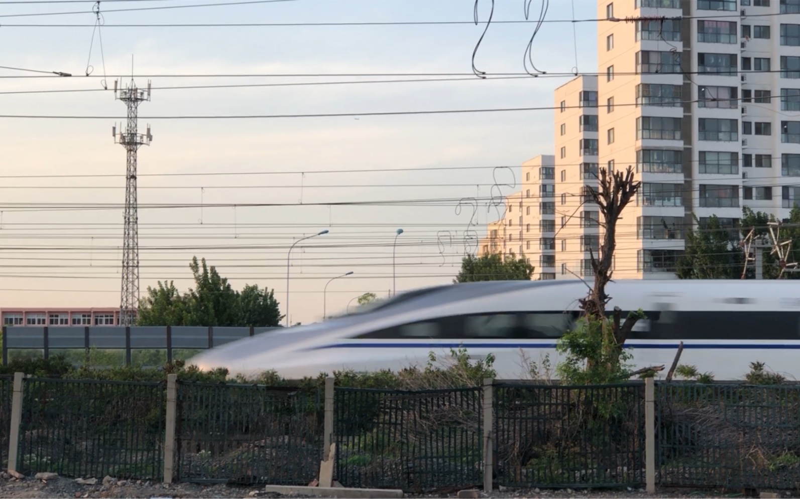 ...的CRH380AL型动车组,这估计也是津秦客专上唯一的该型号动车组了