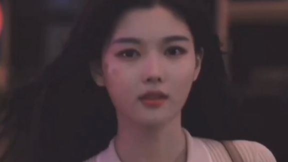 便利店新星:快乐感受女神的美丽颜值吧