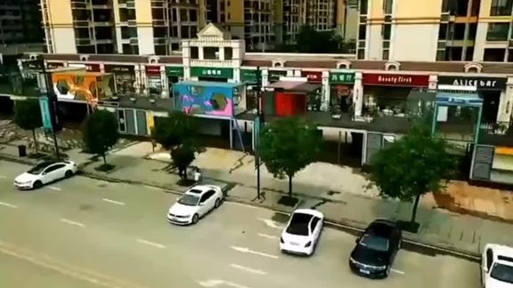 商业街招商中,有需要联系!