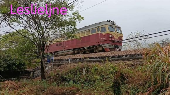 边城大埔开往特区的T8369次列车,春运后又恢复回平时的几节车厢
