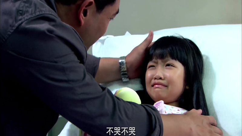 便衣警官:老警官看着重病女儿难受,陪她的时间太少了,真痛苦