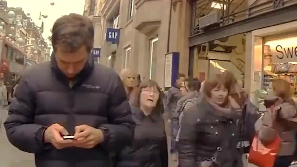 手机被偷走后,小偷是怎样"破解密码"的呢?今天长知识了!#怎样破解...