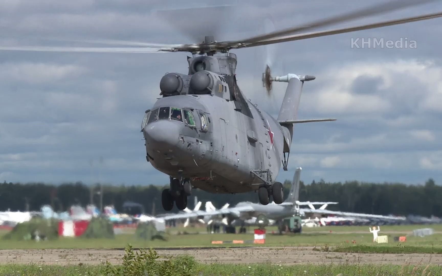 米-26 起飞 编号 RF-95570古巴