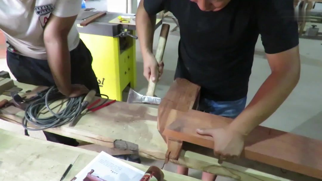 董学师傅讲解红木家具榫卯结构