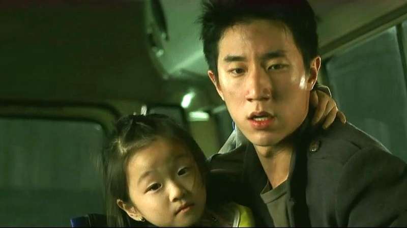 影视:倒计时归零炸弹却没有爆炸,小警察当时就懵了,这不科学啊