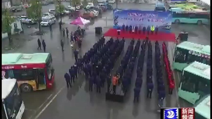 学习雷锋好榜样,荆州各地志愿者们开展一系列活动服务人民