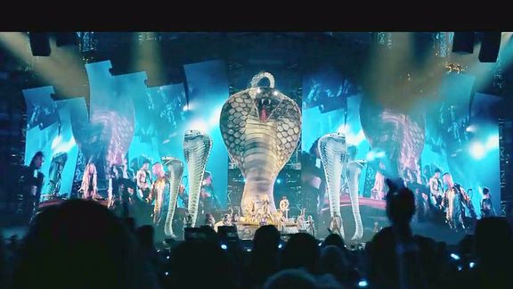 Taylor Swift 的演唱会硬生生的整成了大片