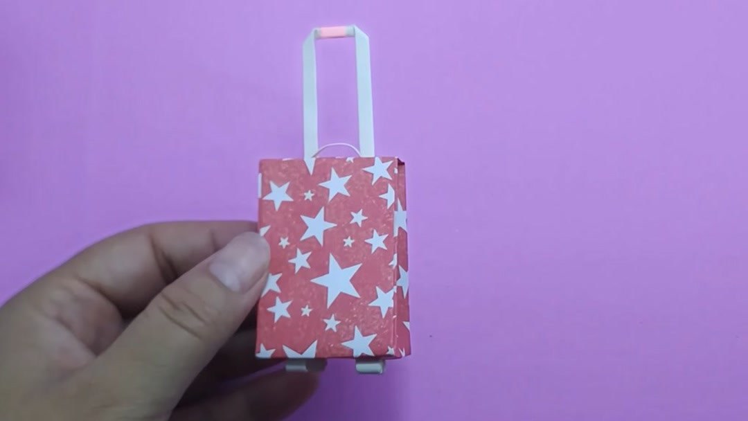 可爱的迷你拉杆箱折纸教程,打开可以装东西哦,小女孩最喜欢了