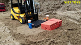 叉车工作表演,挖掘机趣味玩具