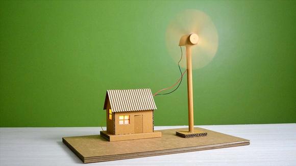 学校用来教学的项目:用纸板制作风力发电机的工作模型