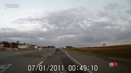行车记录仪记录惨烈车祸