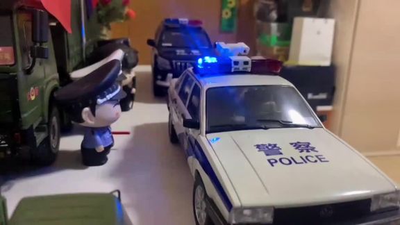 #我要上热门 #汽车模型 #警车模型 #桑塔纳警车模型1:18