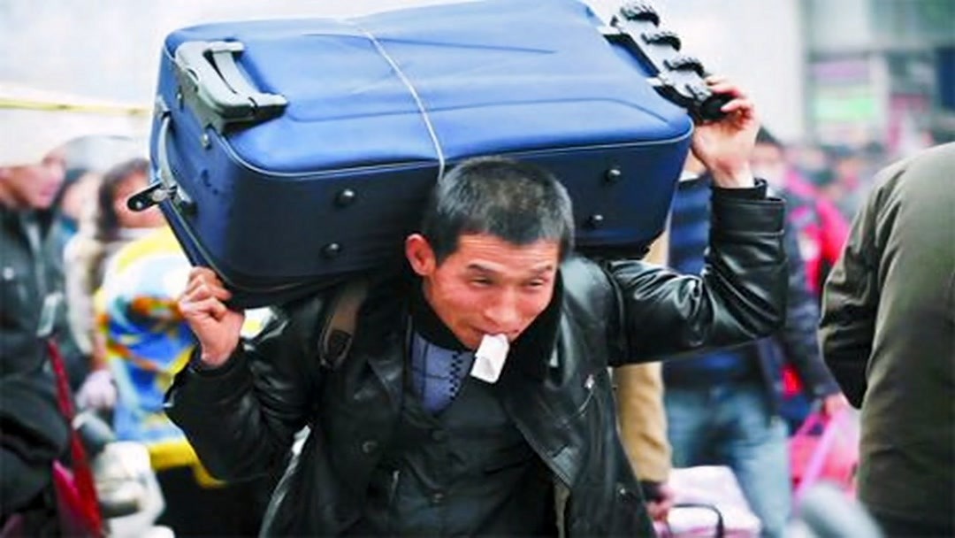 临近春节,农村却兴起“反向春运”,为啥不回家过年呢?
