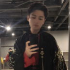黄赵雄赳赳 