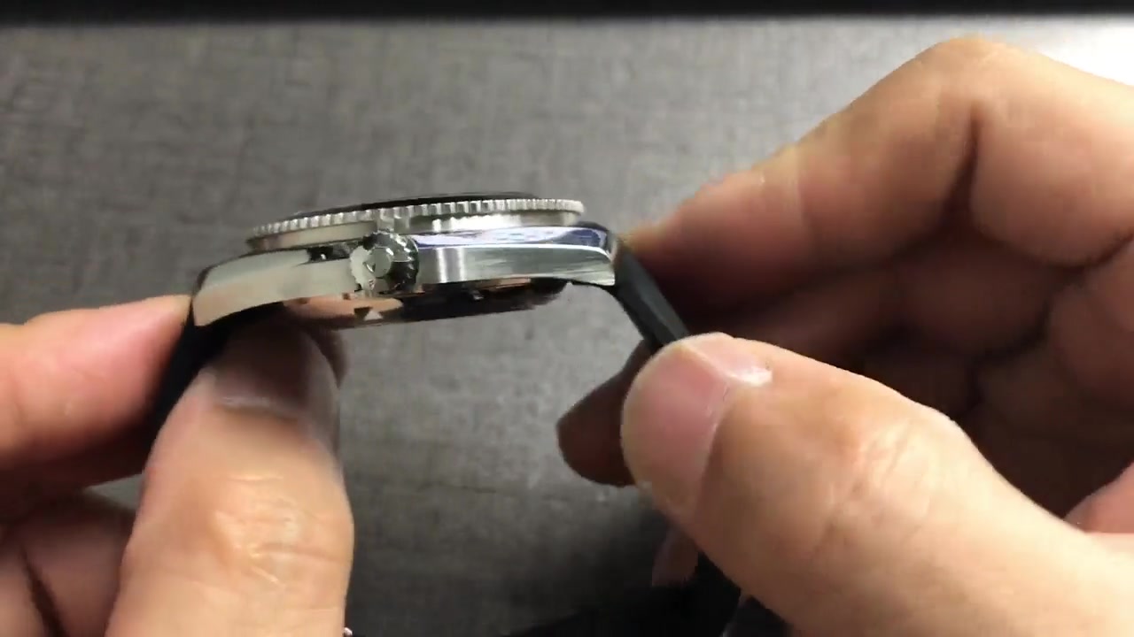 地铁面交的欧米茄海马1948_真皮表带胶带原装表扣怎么扣上手惊艳