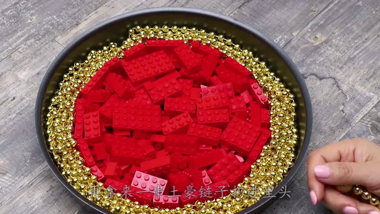 定格动画有多神奇?美女用吃鸡装备制作美食,画面太治愈了!