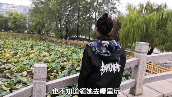 学生时代的爱情,她千里迢迢来到学校找我
