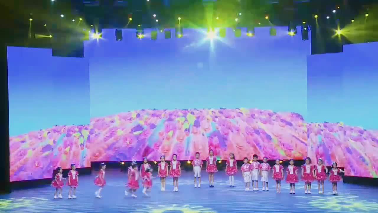 孩子们还有些稚嫩,但是很有勇气少儿口才表演绕口令