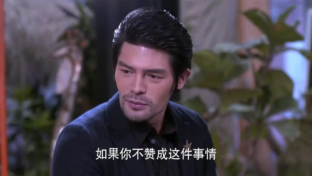 设计师与美女分享经历,美女不理解,设计师耐心教导