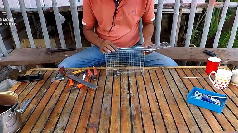 牛人教你用铁丝自制一个捕鼠笼,简单又实用