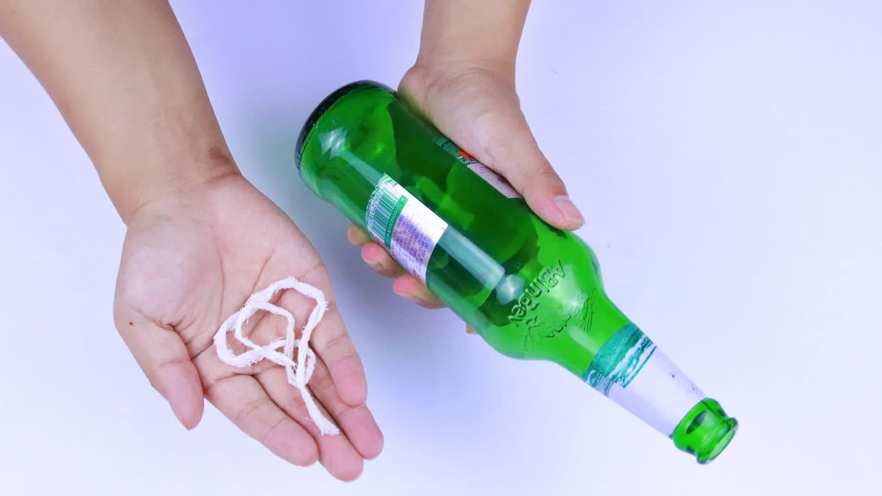 切割玻璃瓶原来这么简单,教你用一根棉绳轻松搞定,这方法太棒了