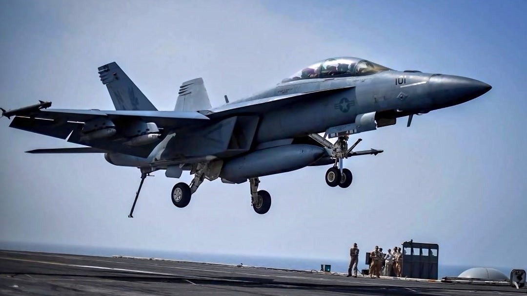   波音EA-18G电子战机,F-22最忌讳的对手,多次交手不落下风