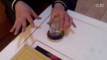 简单易学小魔术之硬币穿杯子(业余表演,仅供娱乐)