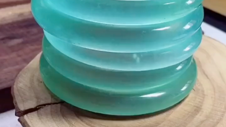 原石到翡翠手镯的蜕变