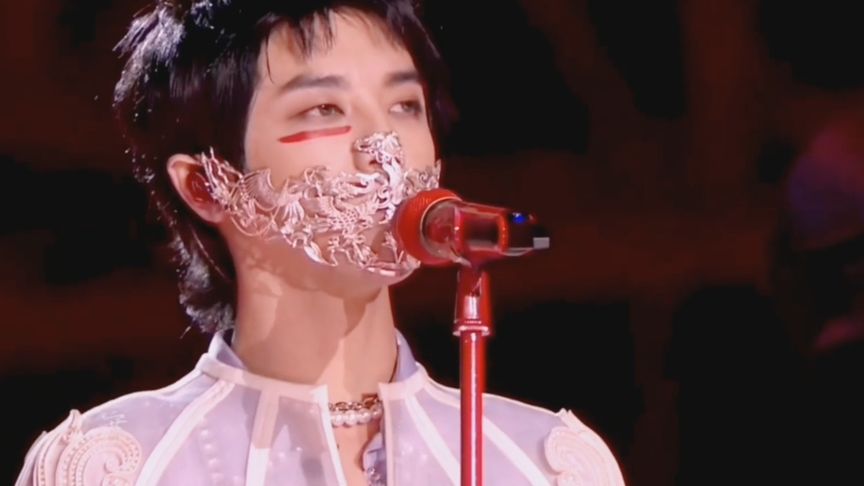 华晨宇2021太牛了!活生生将跨年晚会唱成自己演唱会,太惊艳了