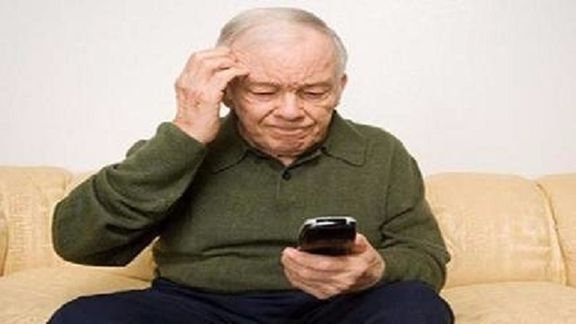 老人不会聊微信怎么办?教你点这个键,一分钟80字非常方便