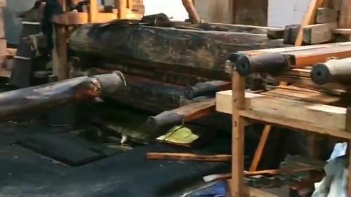 孩子都不想让他再干这个,可他却说传统手艺不能丢,弘扬传统文化是责任!