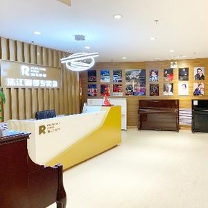 乌鲁木齐珠江钢琴海之韵琴行 