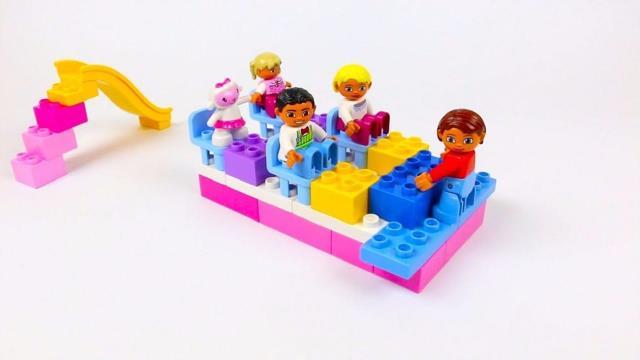 积木玩具组装教室桌椅