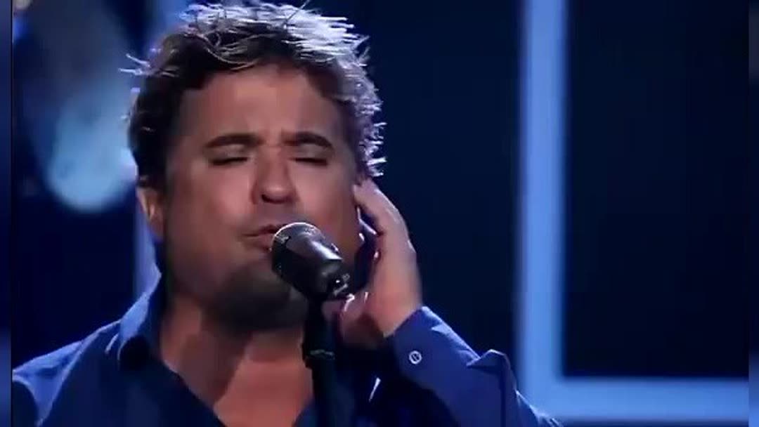 纯人声伴奏版《加州旅馆》,各种乐器模仿,一段电吉他惊呆全场!