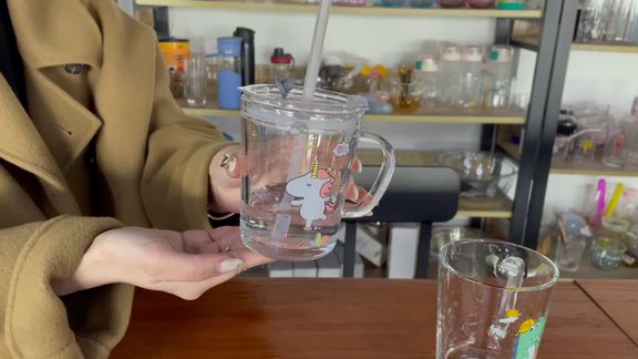 #玻璃杯 带盖带吸管牛奶刻度杯