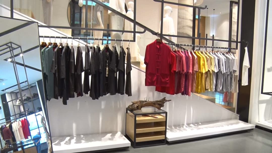 来龙唐装流动的东方文化 行走的文化底蕴