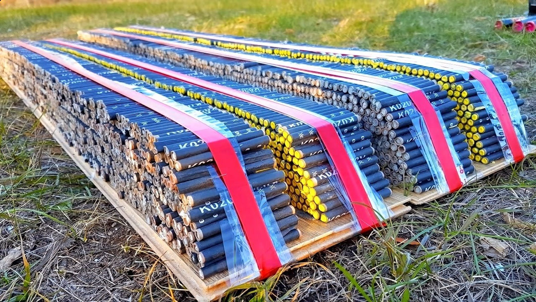 实验:10000个鞭炮的爆炸测试,结尾太壮观了!