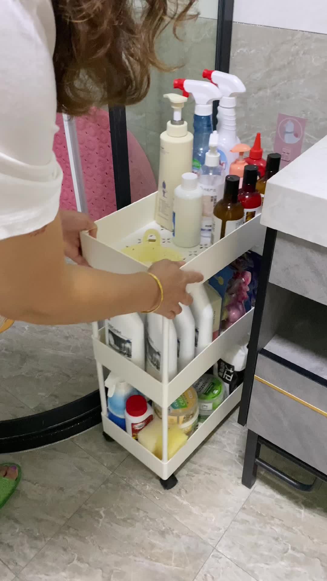马桶、蹲便器每天使用很多次,我也是早晚各刷一次,这样就不会又脏又臭