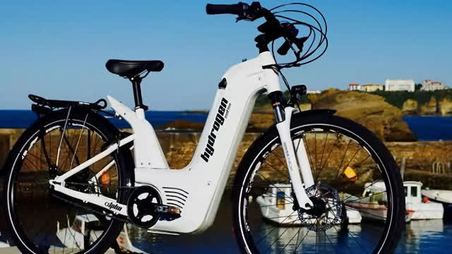 新型"电动车"已经出现!不仅不用充电,八块钱能跑一百公里