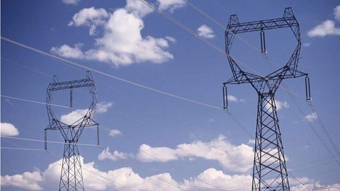 为何z中国一直用交流电,而国外却使用直流电?今天才明白