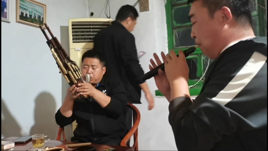 来自河北保定的小伙儿,管子乐器经典歌曲展示一下。