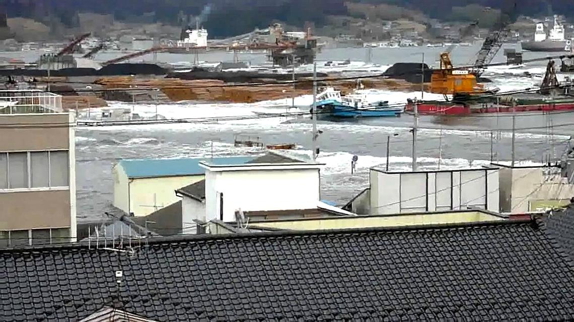 日本爆发超级海啸,无数房屋全家被吞噬,看完让人后背一凉!