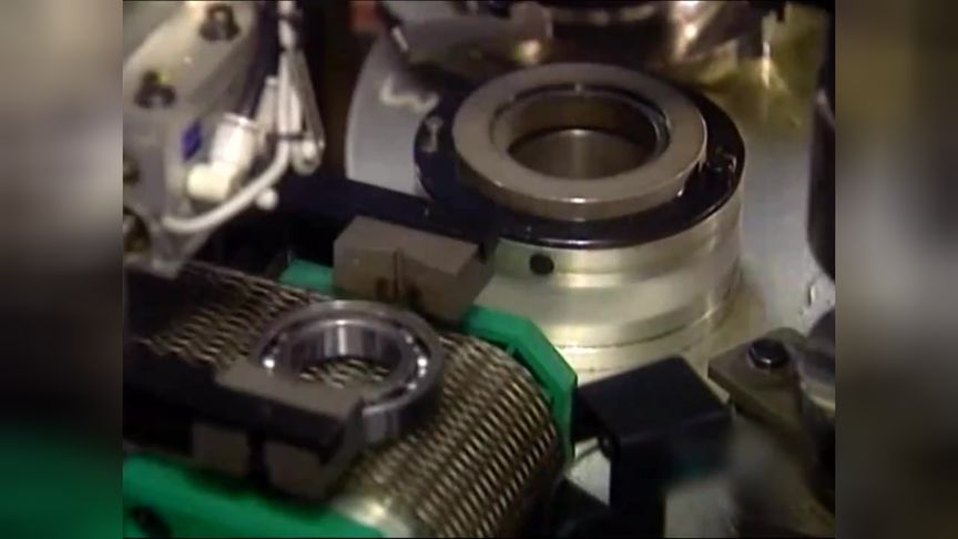 轴承虽小,但你知道滚珠是怎样放进去的吗?
