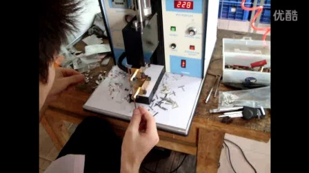 LED灯脚与镀锡铜片焊接