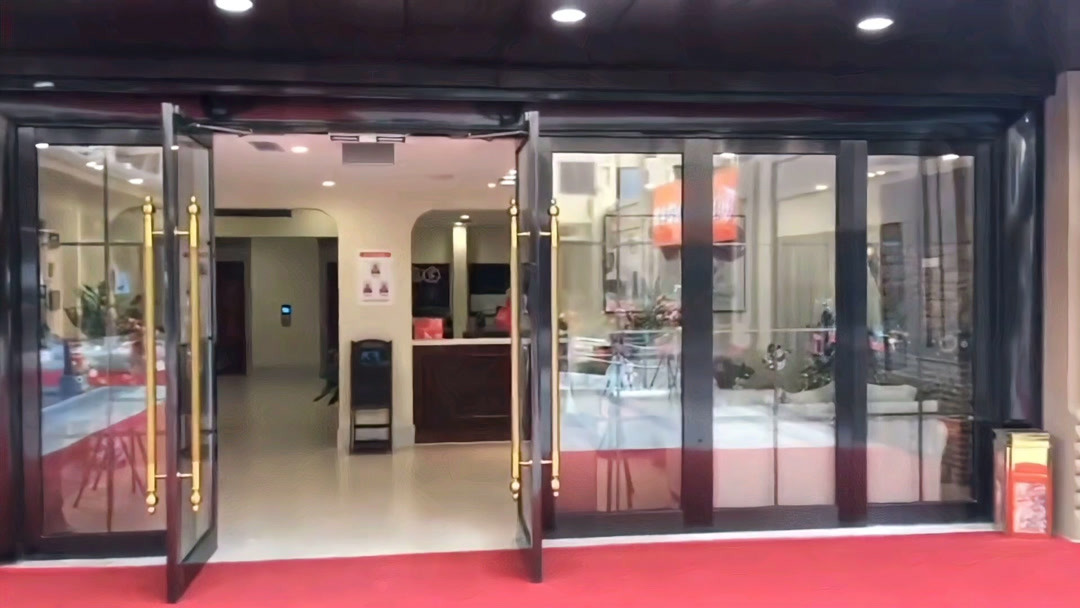 珠海感应门自动感应门维保专业生产伸缩门专业设计感应门玻璃门